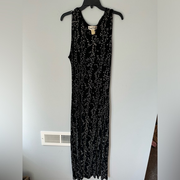 Ronni Nicole | Dresses | Ronni Nicole By Ouida Black White Floral ...